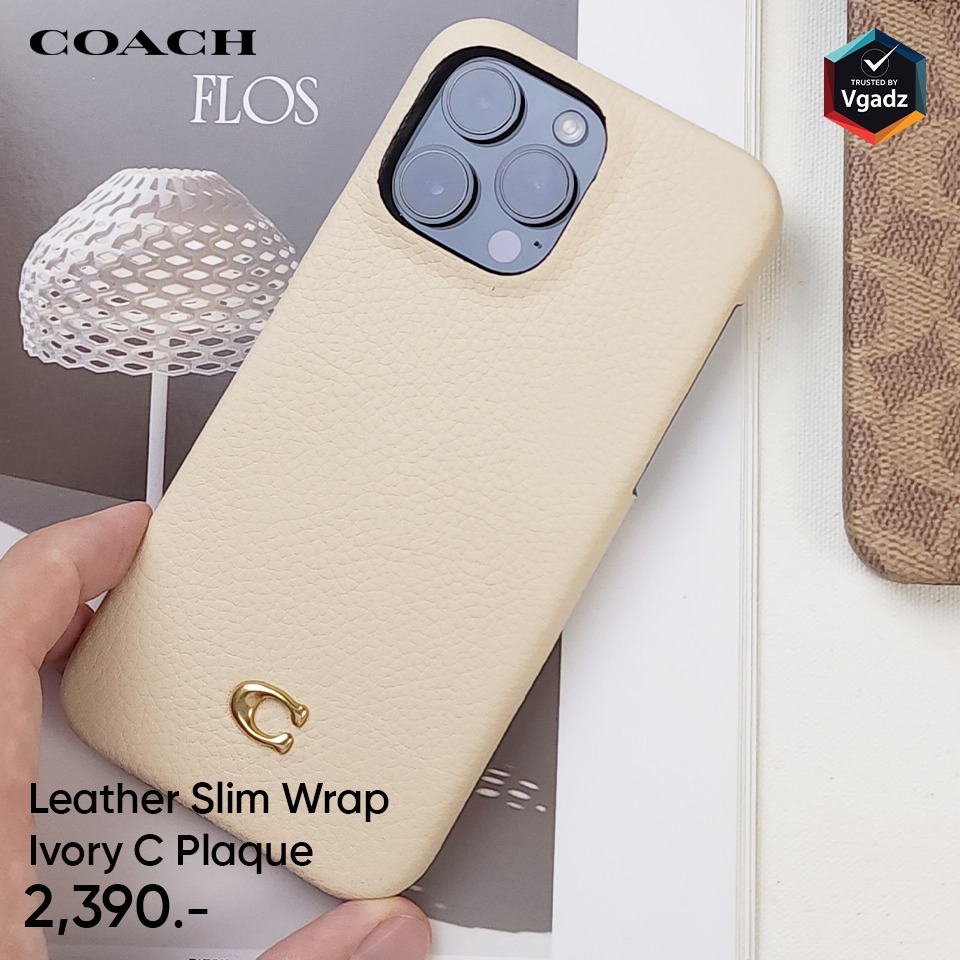 Coach รุ่น Leather Slim Wrap Case - เคส iPhone 14 Pro Max - ลาย Ivory C Plaque | Vgadz
